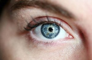 Does Welding Hurt Your Eyes? (Effects, Treatment & Prevention ...